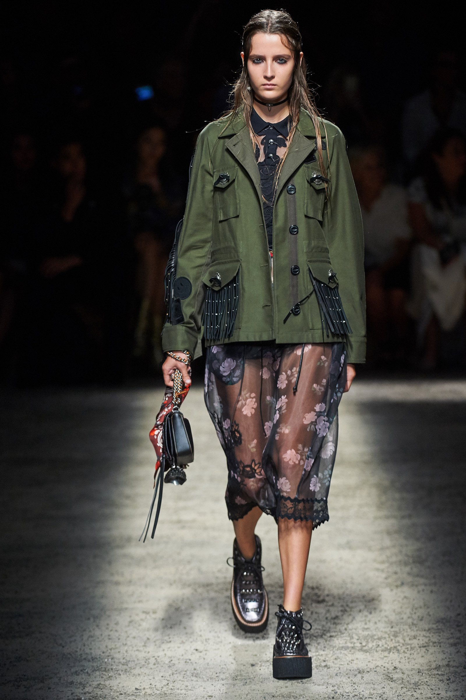 Army looks - Khaki femininity of urban combattants